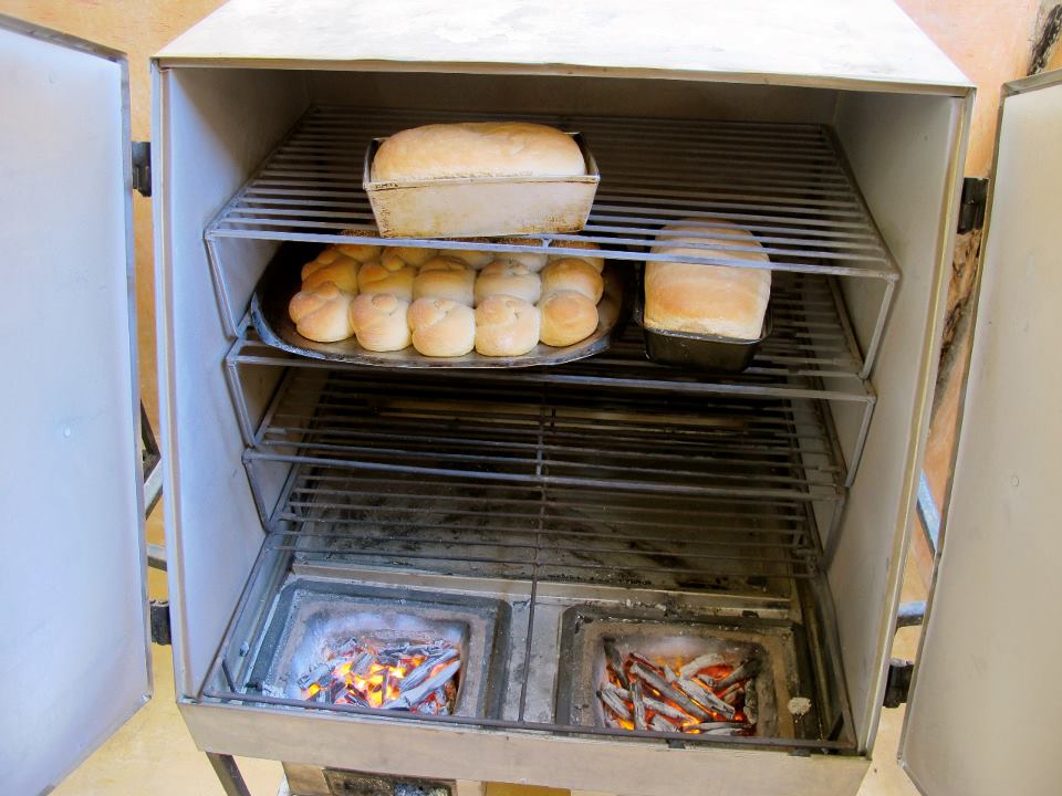 Baking with Improved Ovens - energypedia