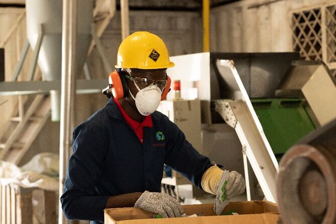 Status of e-waste at Kenya’s Kakuma and Kalobeyei Refugee Settlements ...